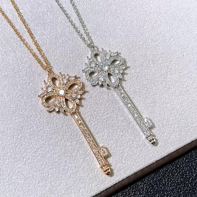 ASTRA® SNOWFLAKE KEY PENDANT NECKLACE – Astra®