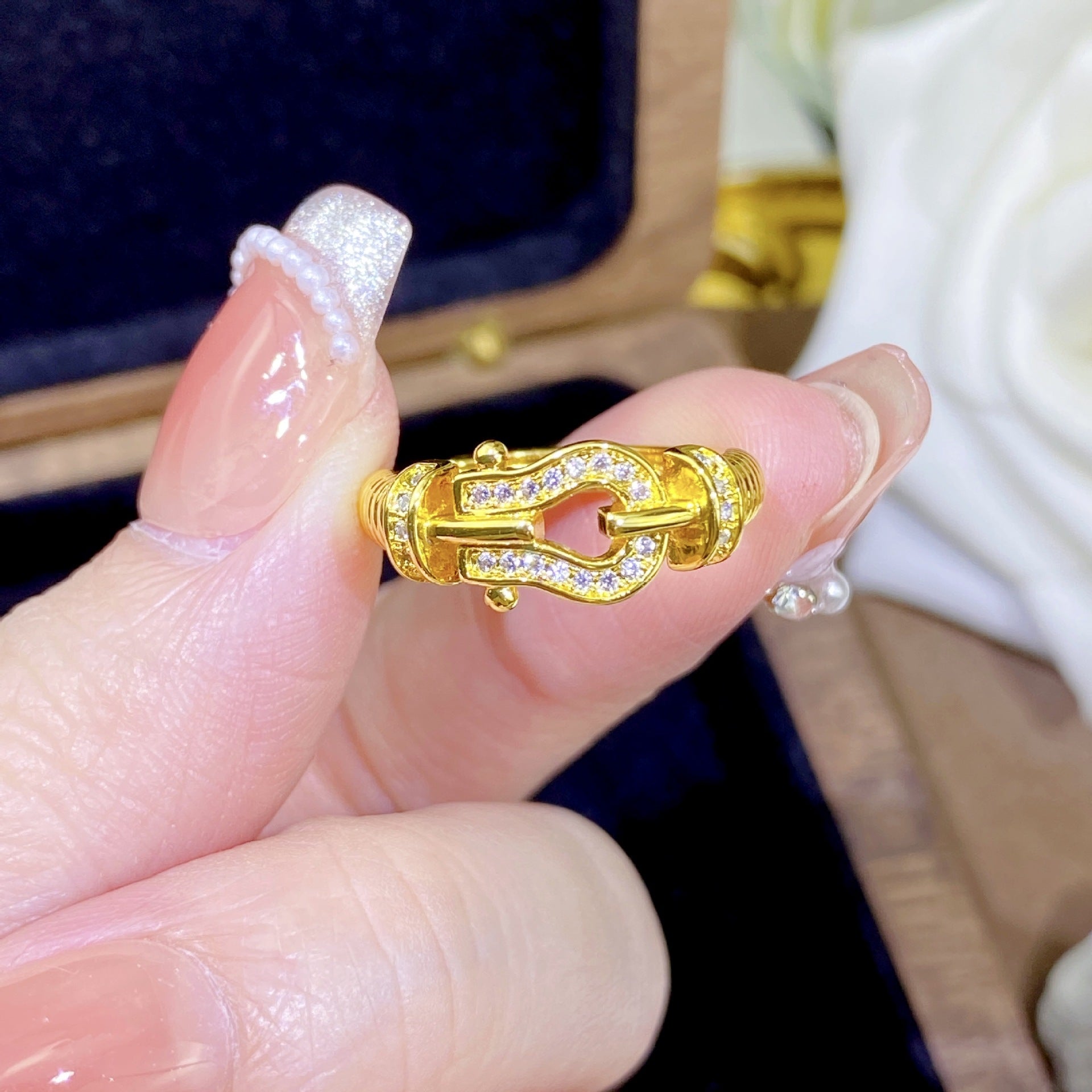 ASTRA® PAVÉ HORSEBIT TWISTED RING – Astra®